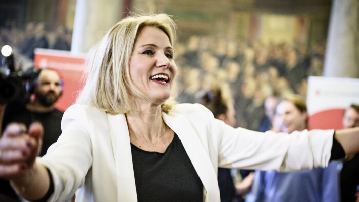Helle Thorning-Schmidt skal booste dansk kvindefodbold | Fodbold | DR Helle Thorning-Schmidt skal booste dansk kvindefodbold | Fodbold | DR