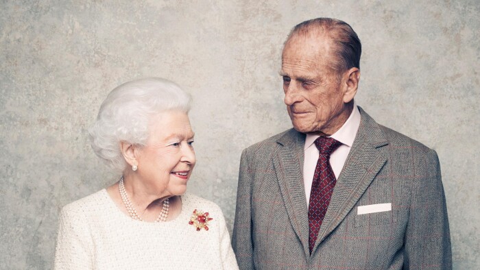 Britisk dronning og hendes mand kan fejre 70-års bryllupsdag | Udland | DR