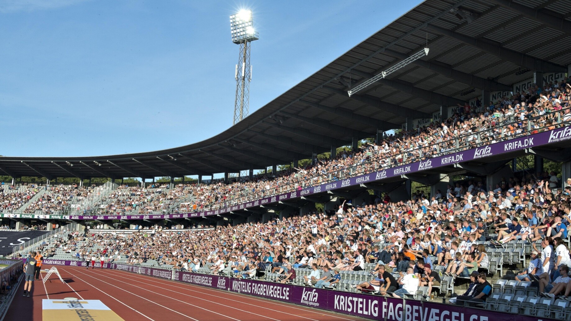 Støtteaktier skal være med til at sikre AGF nyt stadion | Fodbold | DR