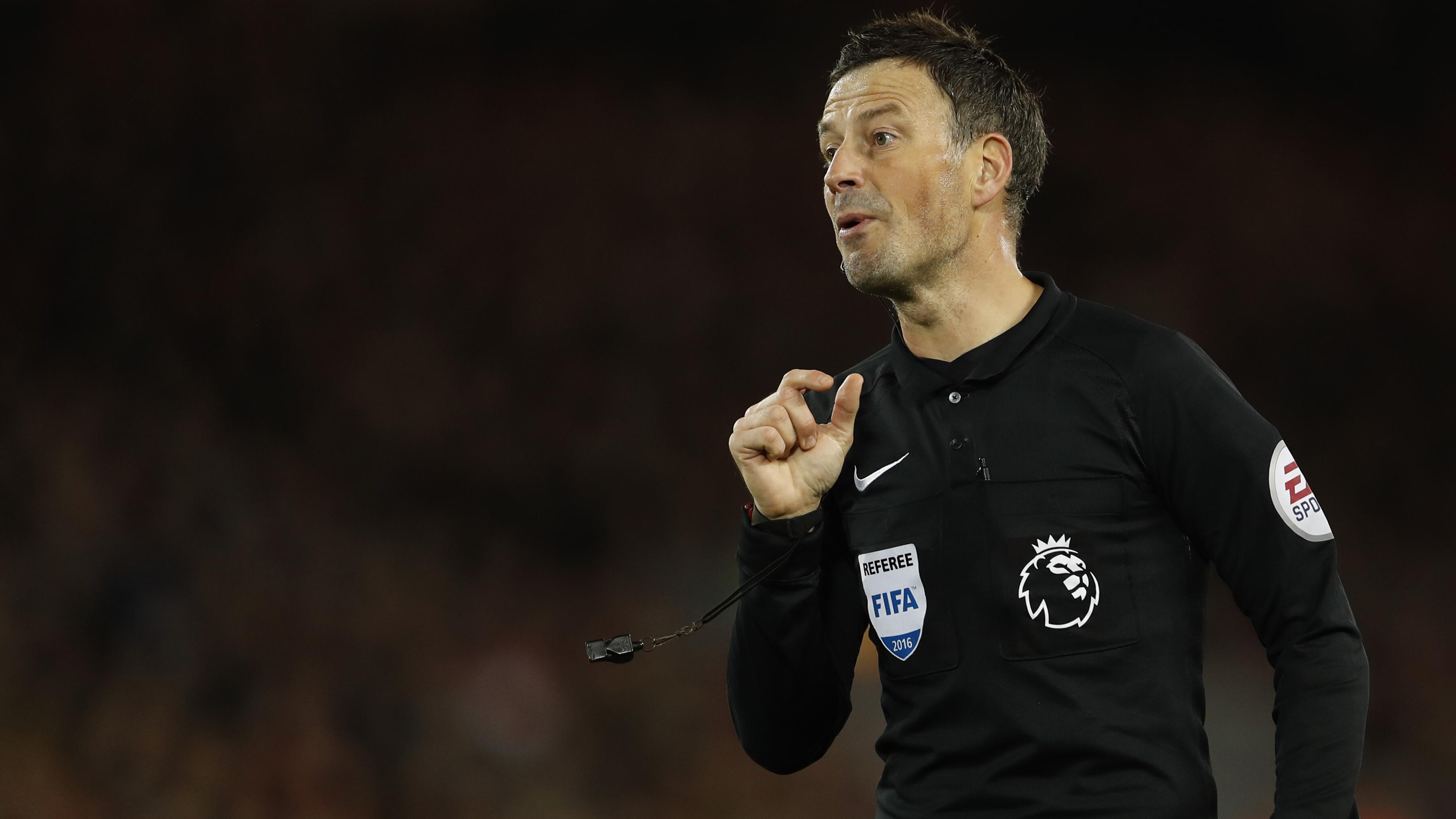 Engelsk dommer kåret som verdens bedste | Fodbold | DR