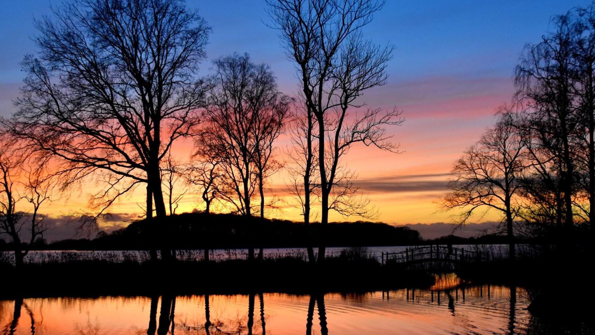 Billeder: Solen siger på gensyn med et væld af farver | Vejret | DR