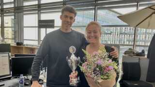 Værtskollegerne i DR hædrer Stéphanie Surrugue og Jesper Dein | Nyt fra ...