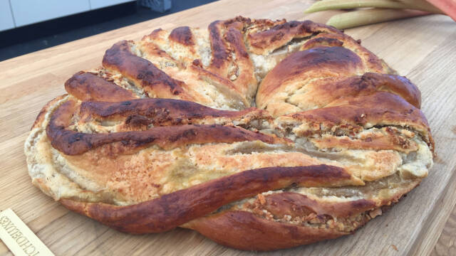 Krokan - Svensk kransekage - opskrift | Den store bagedyst | Mad | DR