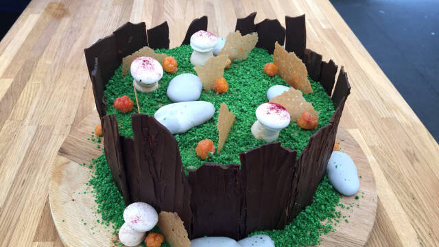 Krokan - Svensk kransekage - opskrift | Den store bagedyst | Mad | DR