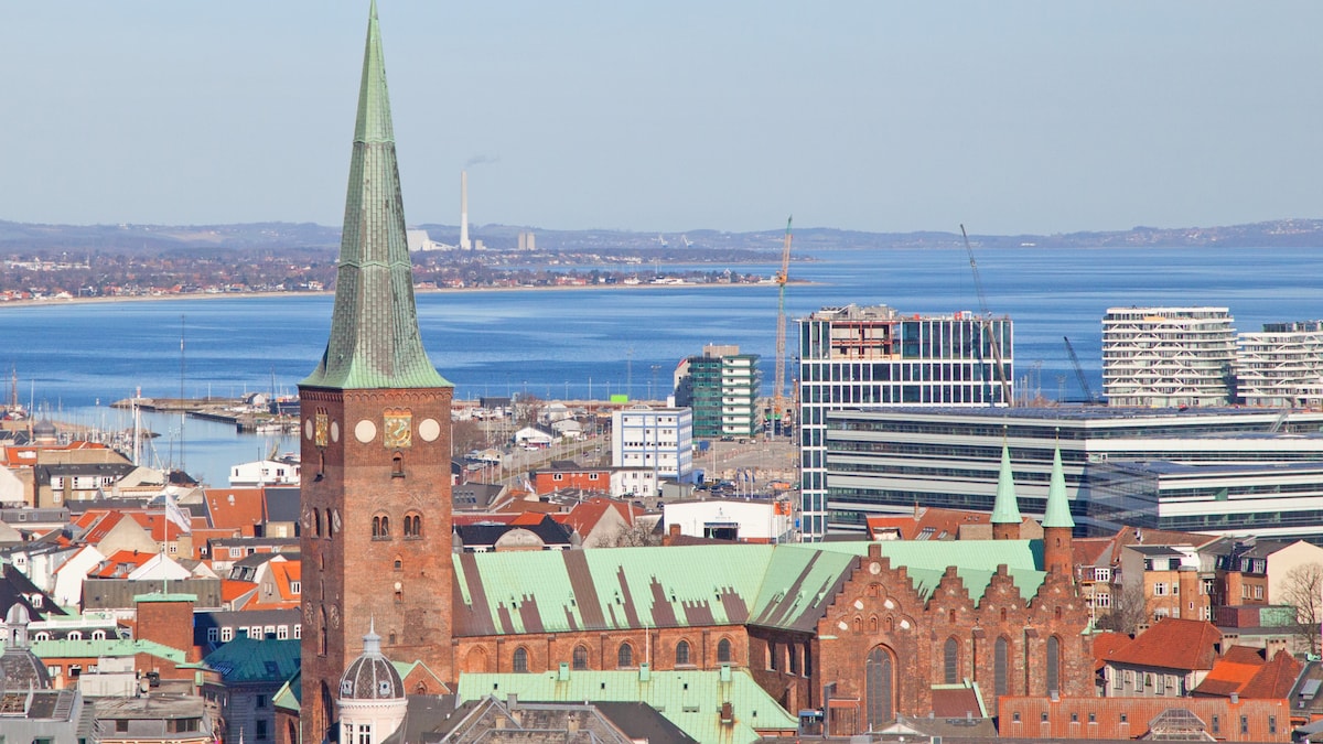 Ny kulturaftale: Alle regioner betaler for at Aarhus er kulturby | Fyn | DR