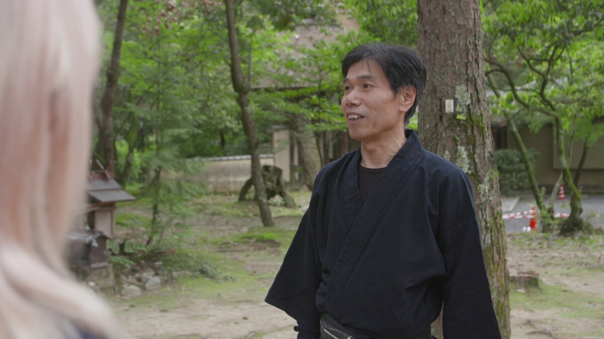 VIDEO X Factor-dommer og dansk rapper siger farvel til den sidste ninja ...