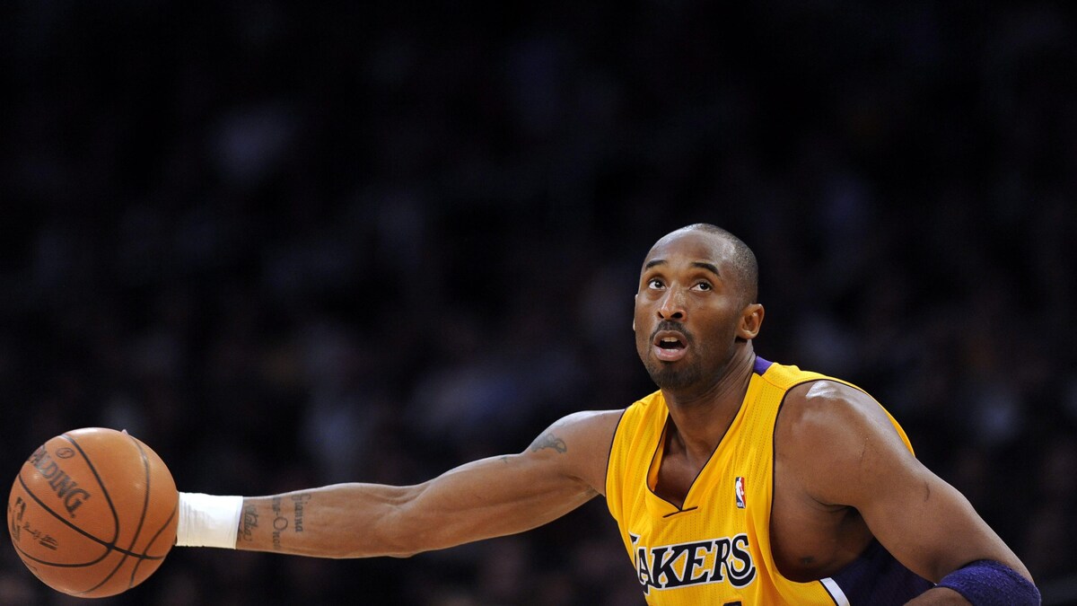 Basketstjernen Kobe Bryant stopper karrieren næste år | Basketball | DR