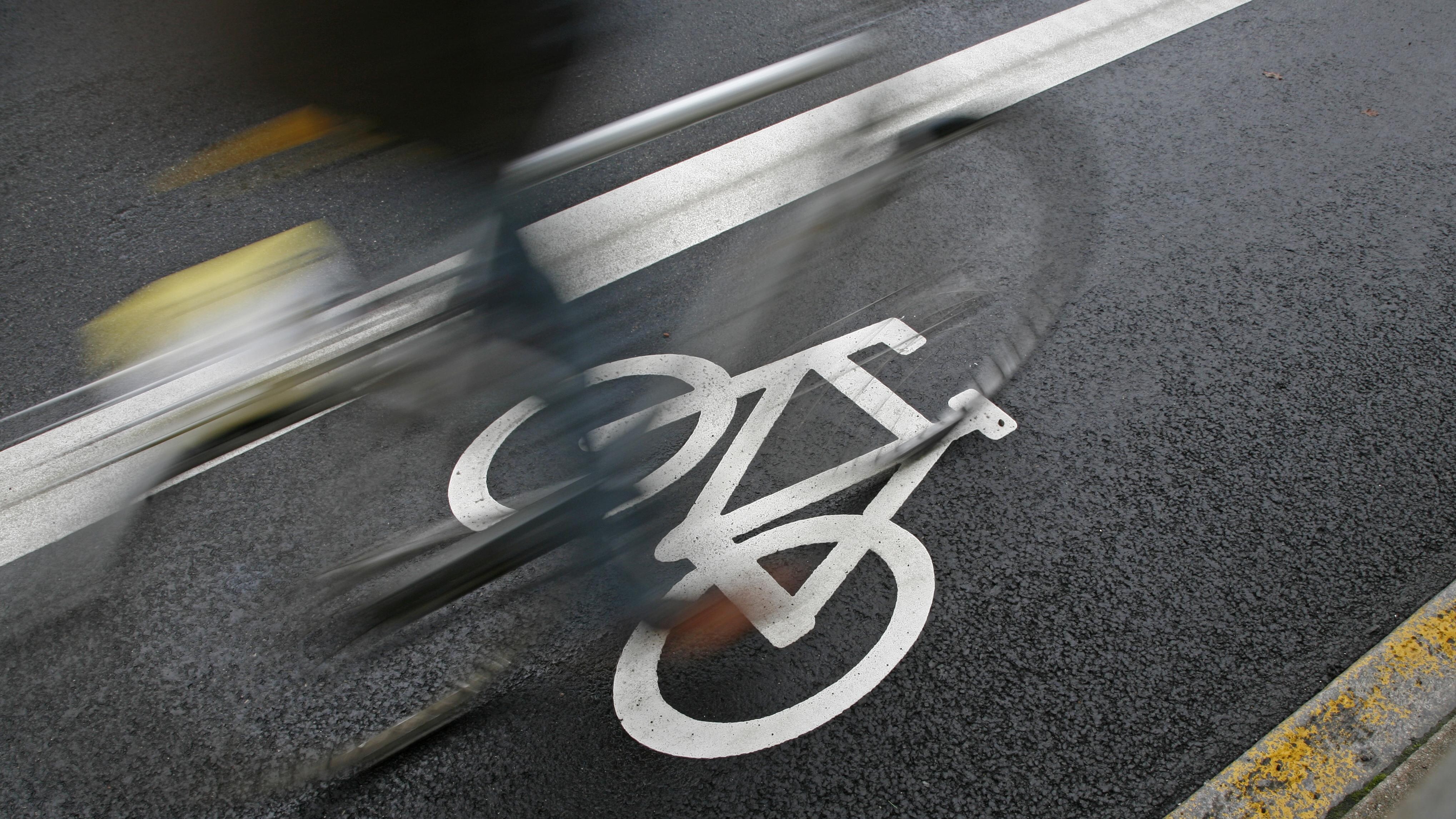 TEST: Kender du reglerne for el-cykler? | Kontant | DR