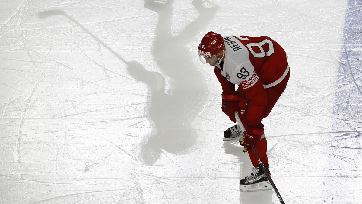 Danmark på glatis: Kørt over af svenske verdensmestre | Ishockey | DR