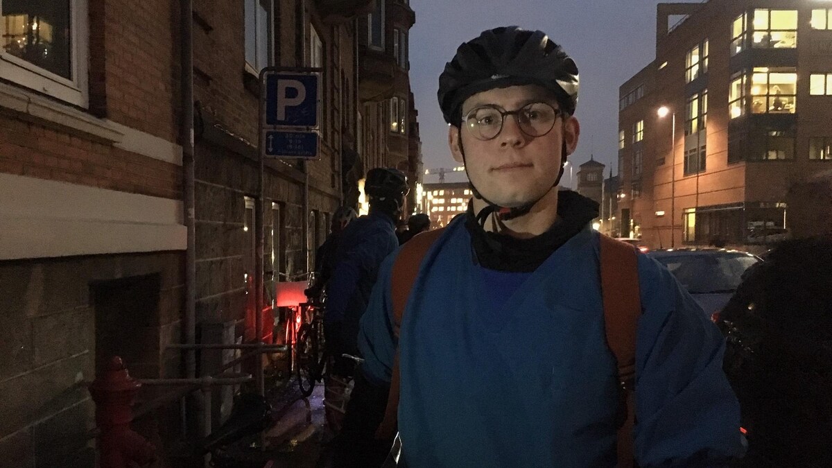 Cykler 51 kilometer i protest: Lægestuderende får ikke længere betalt ...