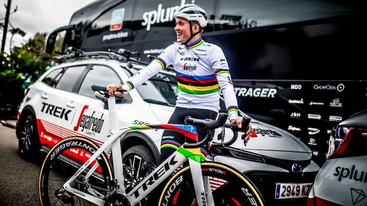 Mads Pedersen debuterer i regnbuetrøjen og med ny VM-cykel | Cykling | DR