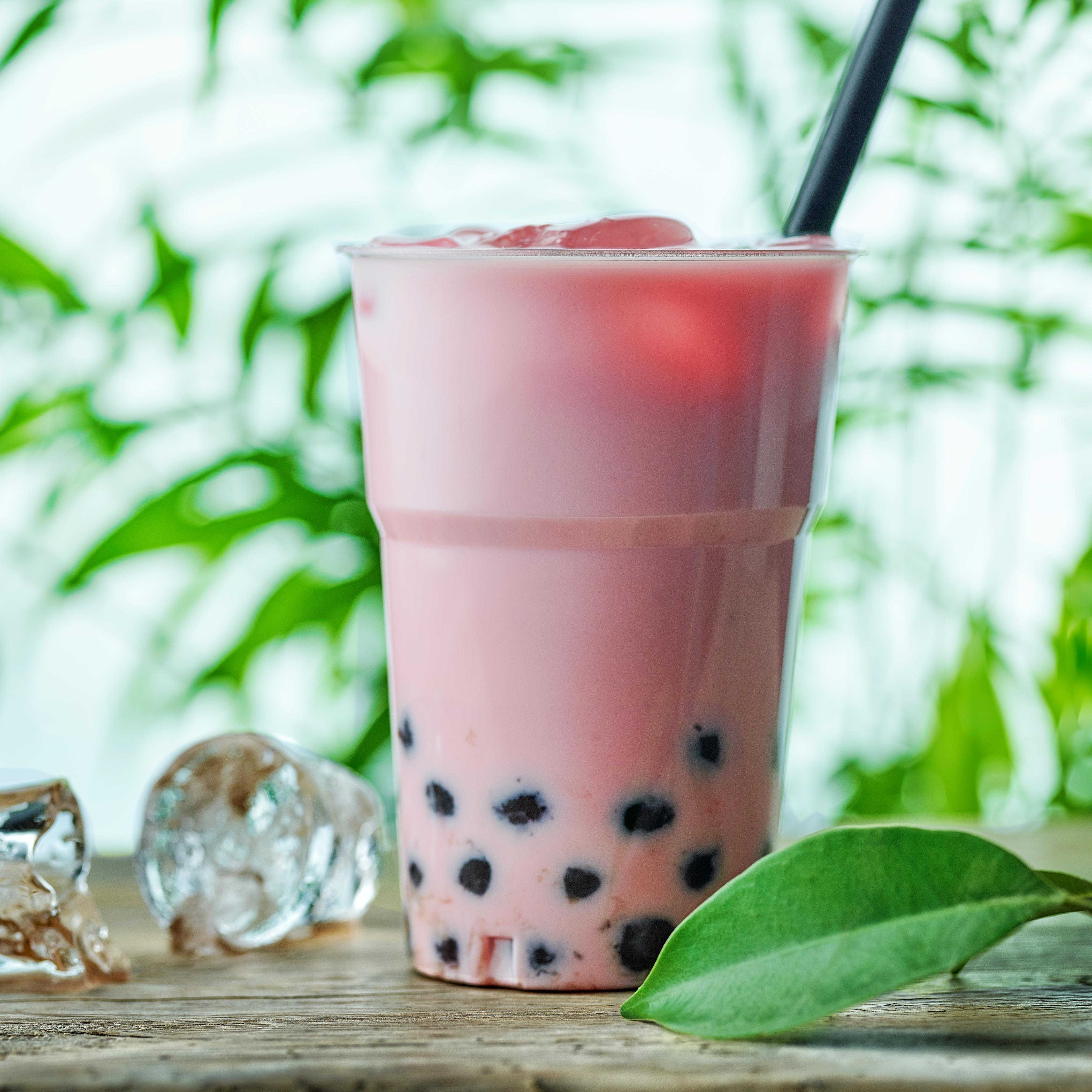 Hvad er bubble tea? Vi fortæller om fænomenet her | Mad | DR