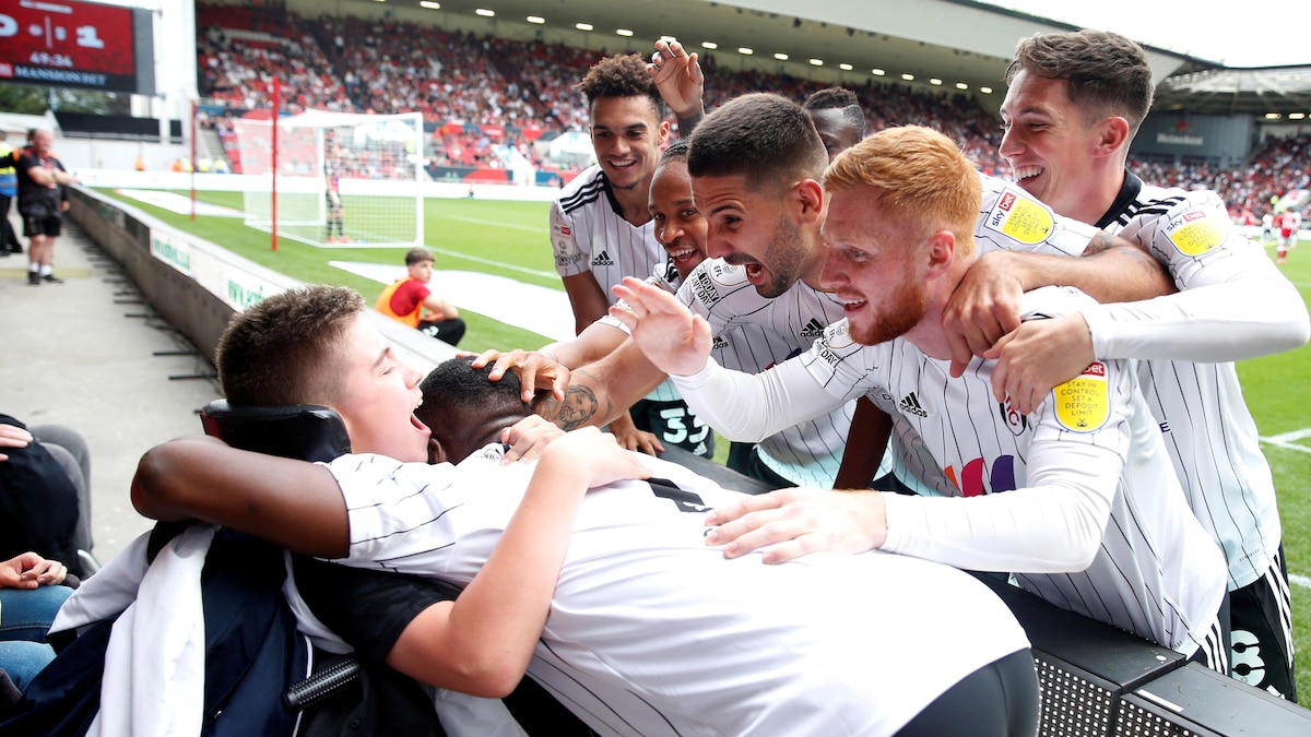 Fodboldklub tog affære, da teenager med handicap blev mobbet på sociale ...