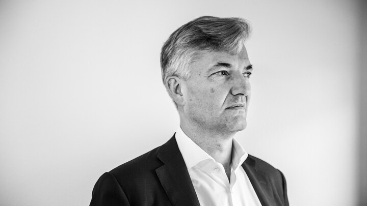 Direktør stopper efter seks år i spidsen for PFA Pension | Nyheder | DR