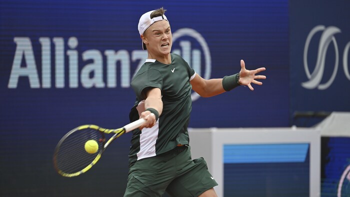 Holger Rune banker finne og stryger i semifinalen i stor turnering | Kort sport | DR