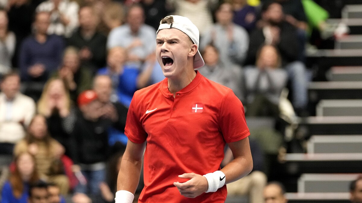 BOLD FOR BOLD Rune rullede sig ud, da Danmark spillede sig til ...