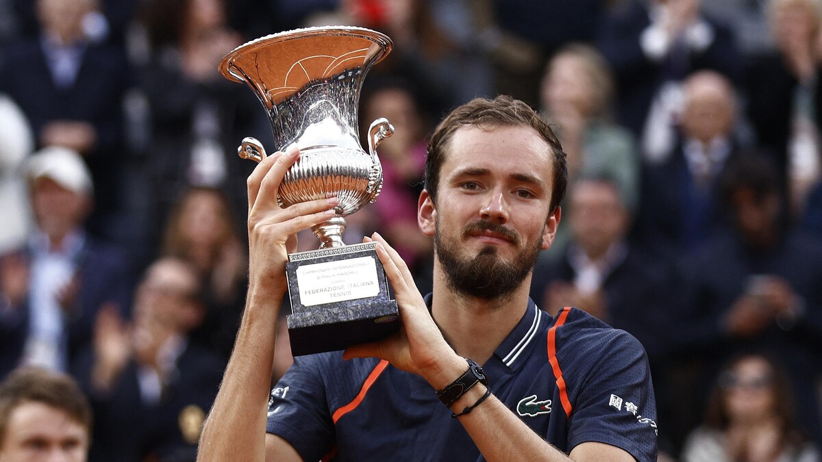 BOLD FOR BOLD: Velspillende Medvedev slår Holger Rune i finalen i Rom | Tennis | DR