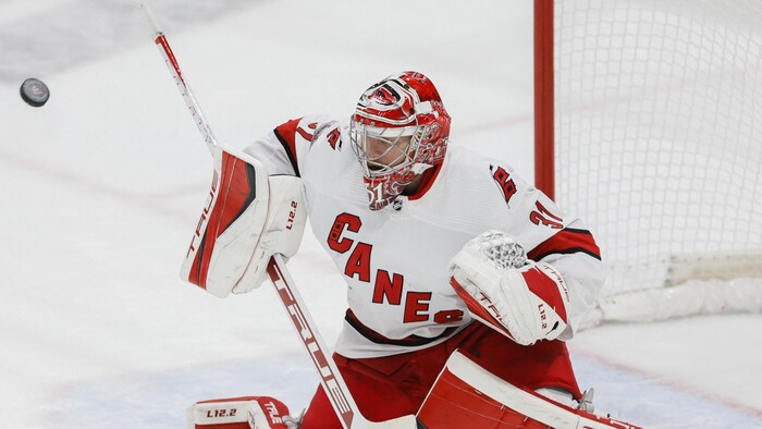 Sidste danske ishockeystjerne ryger ud af NHL-slutspillet | Kort sport | DR