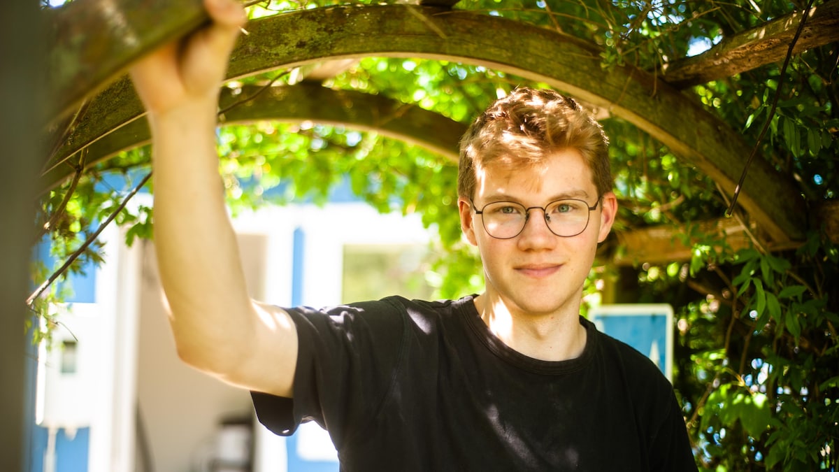 'Alle sagde, det var en dårlig idé': Nu har 20-årige Carl tjent en halv ...