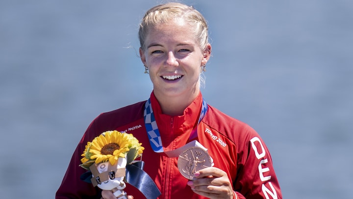 Emma Aastrand Jørgensen ror sig til sølv ved kajak-VM og sikrer dansk ...