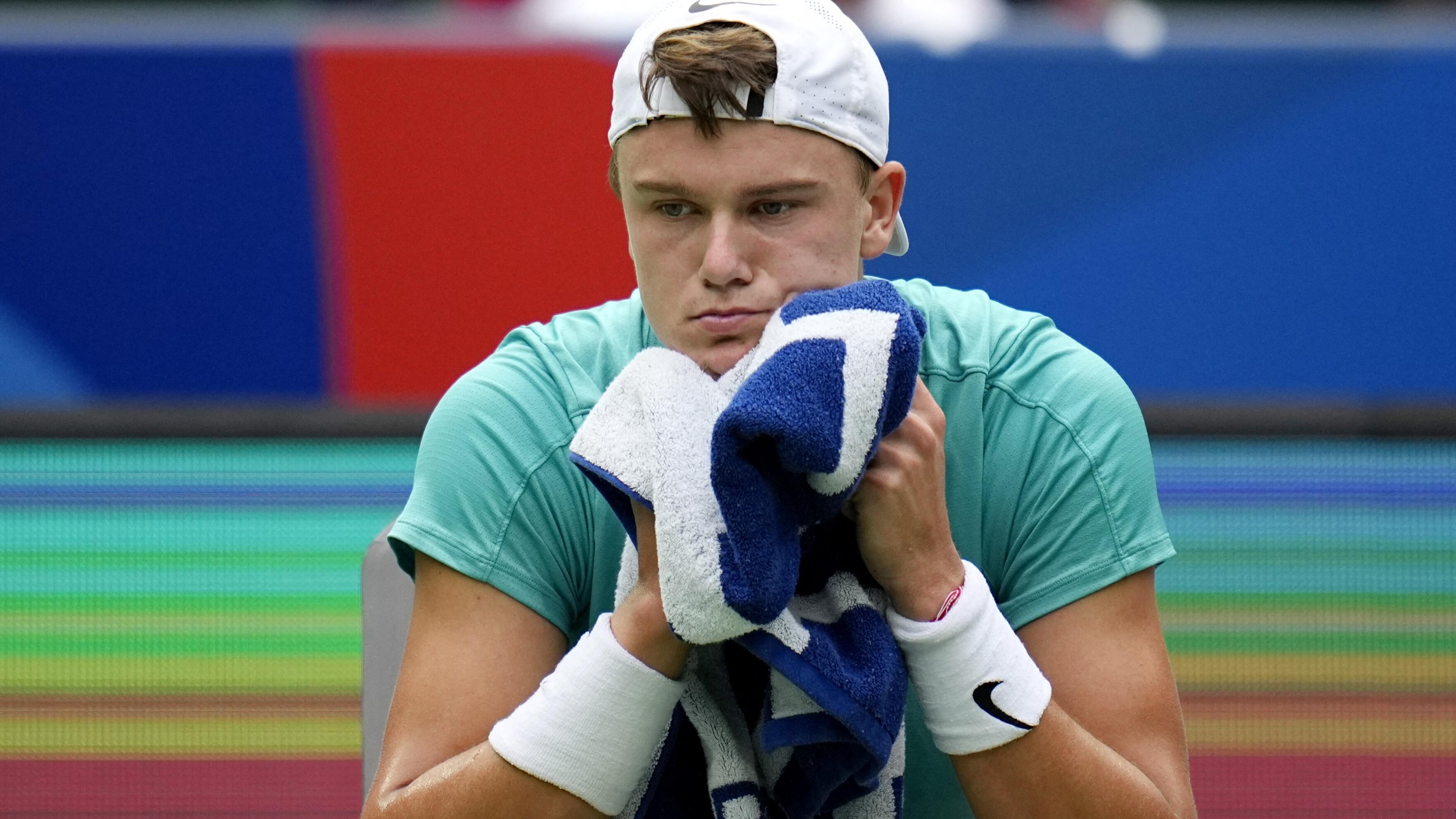 Holger Rune erkender trænerkaos: 'Det har været virkelig trættende' | Tennis | DR