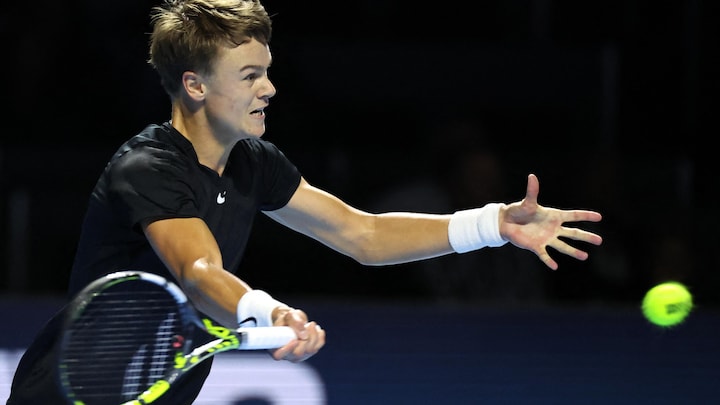 Holger Rune slider sig i semifinalen | Tennis | DR