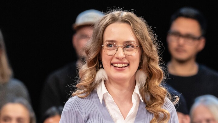 Aki-Matilda Høegh-Dam har meldt sig ind i et nyt parti | Politik | DR