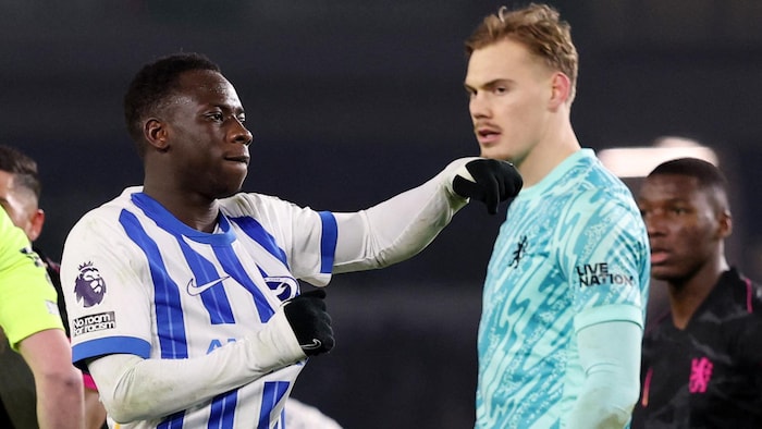 Tidligere OB-spiller skød hul på Chelseas danske målmand | Kort sport | DR