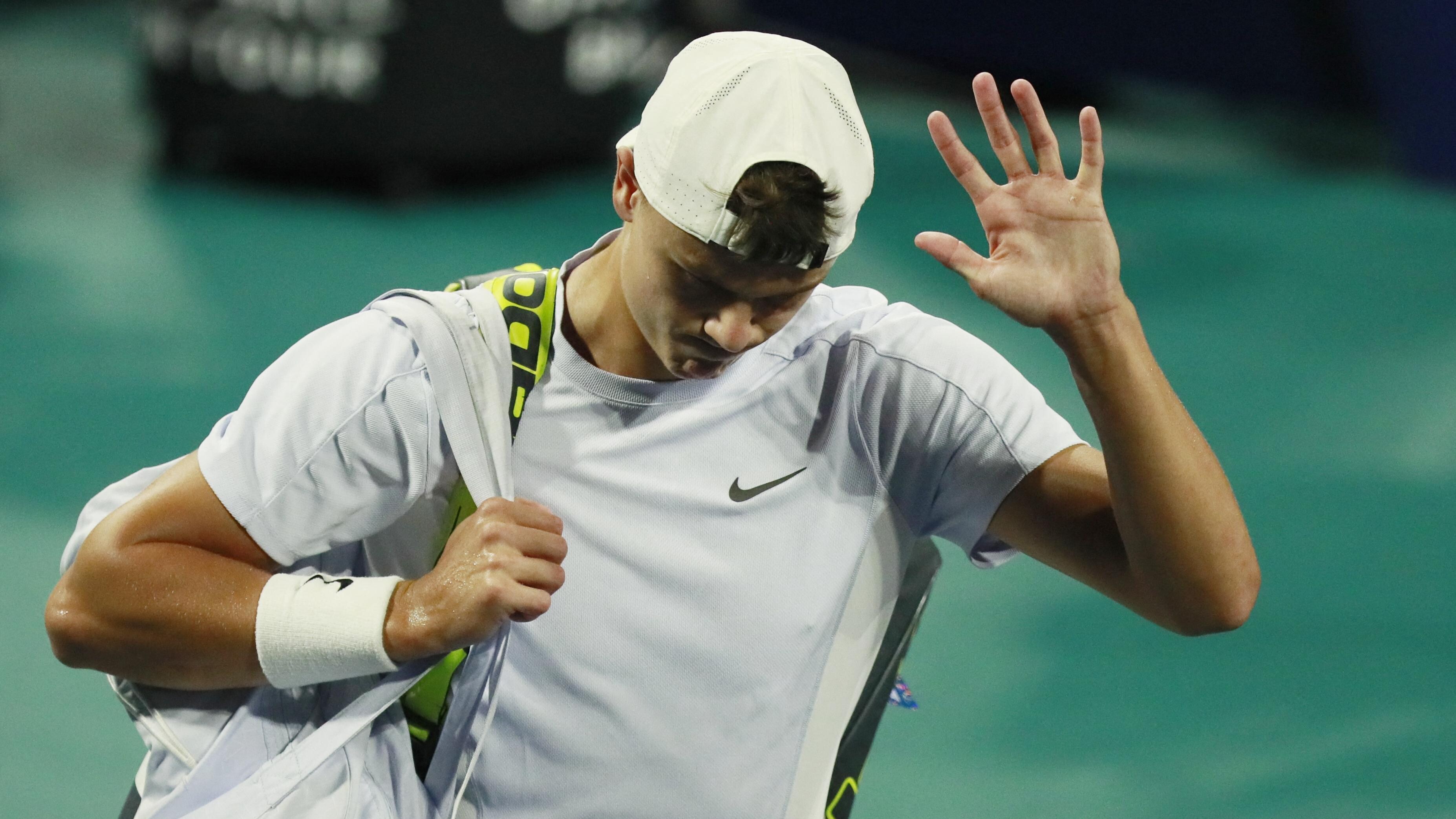 'Jeg er rasende og ked af det': Rune ramt af nye problemer | Tennis | DR