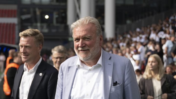 FCK's fanklub tager afstand fra Lars Seier efter Donald Trump-støtte | Kort sport | DR