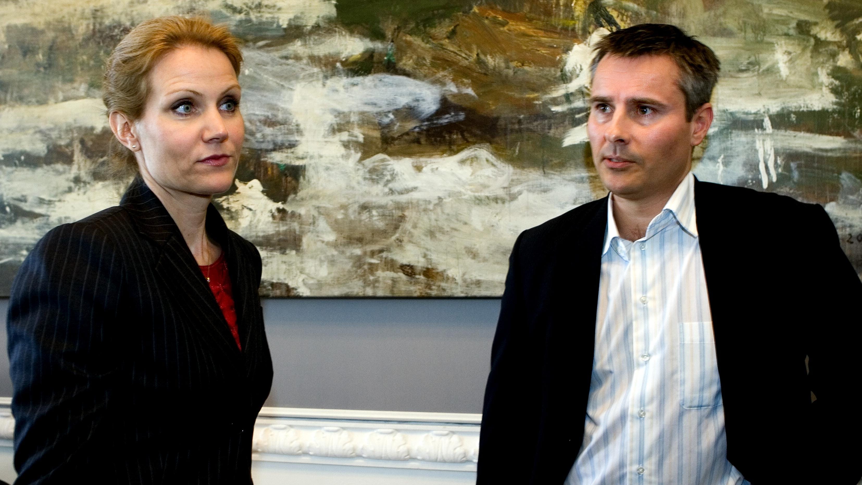 PORTRÆT: Hvem er Henrik Sass Larsen? | Politik | DR