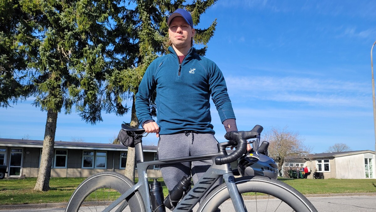 Krigsveteraner på flyvestation: 'Når jeg cykler, glemmer jeg lettere ...