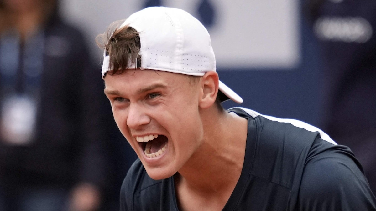 Holger Rune slår Alcaraz og slutter to års titeltørke | Tennis | DR