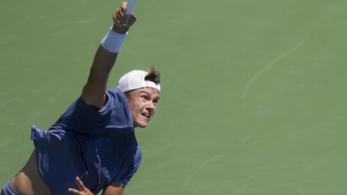 Holger Rune spiller sig sikkert videre i Toronto | Kort sport | DR