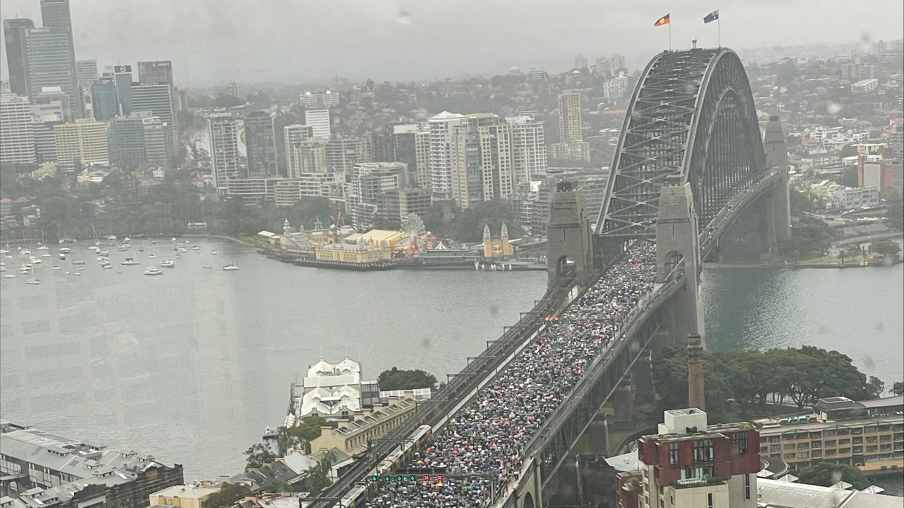 Indvandring til Storbritannien halveret på et år | Nyheder | DR