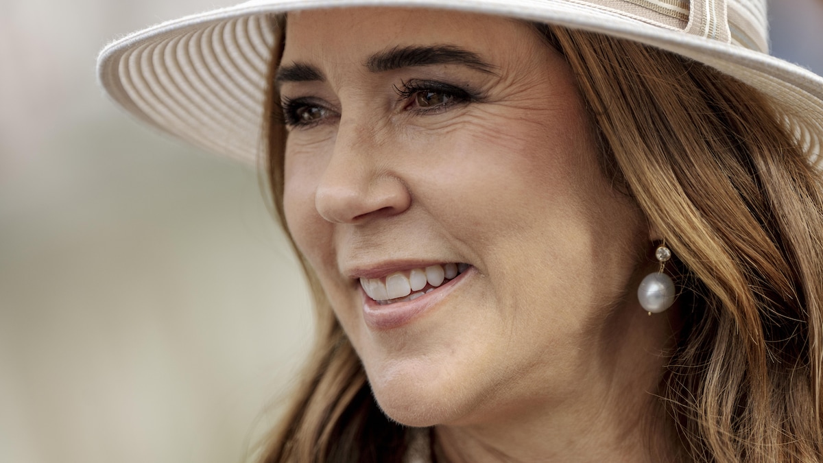 Eksperter: Kongeparret lukker diskussion om prinsesse Isabellas T-shirt ...