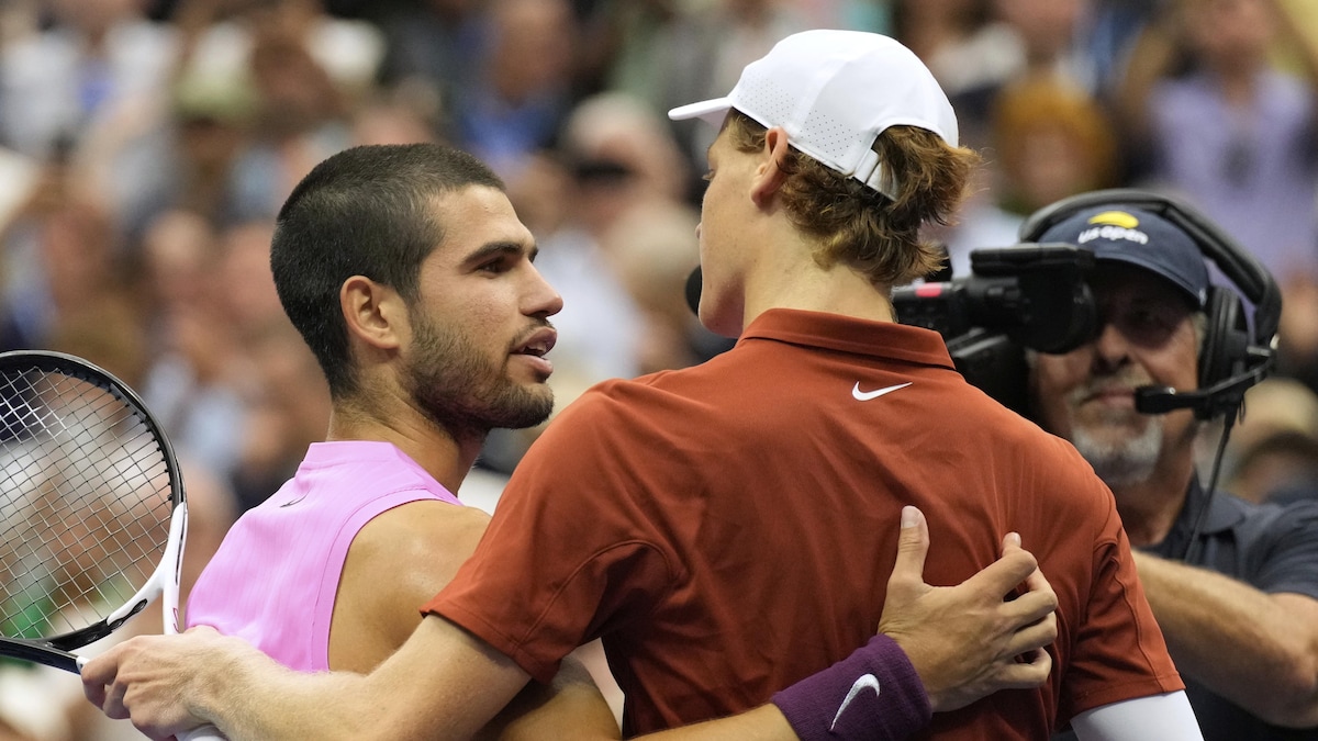 Alcaraz joker med rival efter triumf: 'Jeg ser dig mere end min egen ...