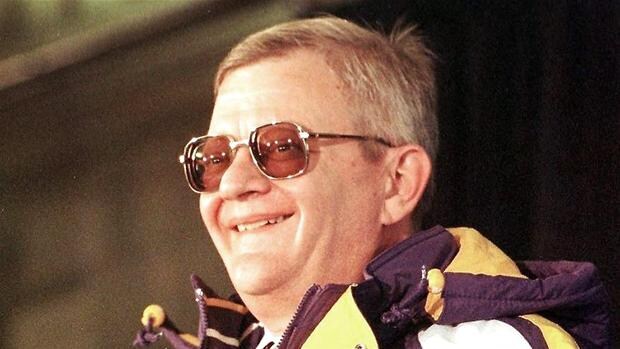 Den amerikanske forfatter Tom Clancy er død | Bøger | DR