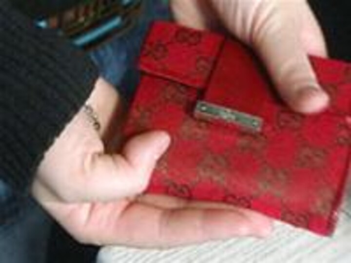 Rockerne sælger ulovlige kopivarer | Indland | DR