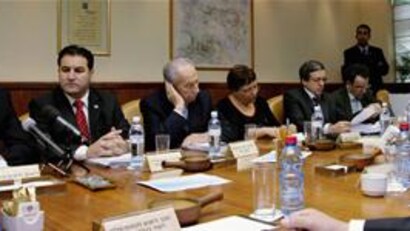 Israel afviser at tale fred med Abbas | Udland | DR