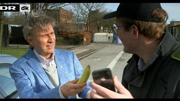 HUMOR Mylle bestikker politiet med køresnolder | Indland | DR