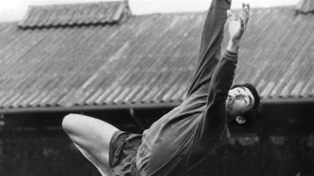 Manden bag verdens bedste redning fylder 75 år | Fodbold | DR