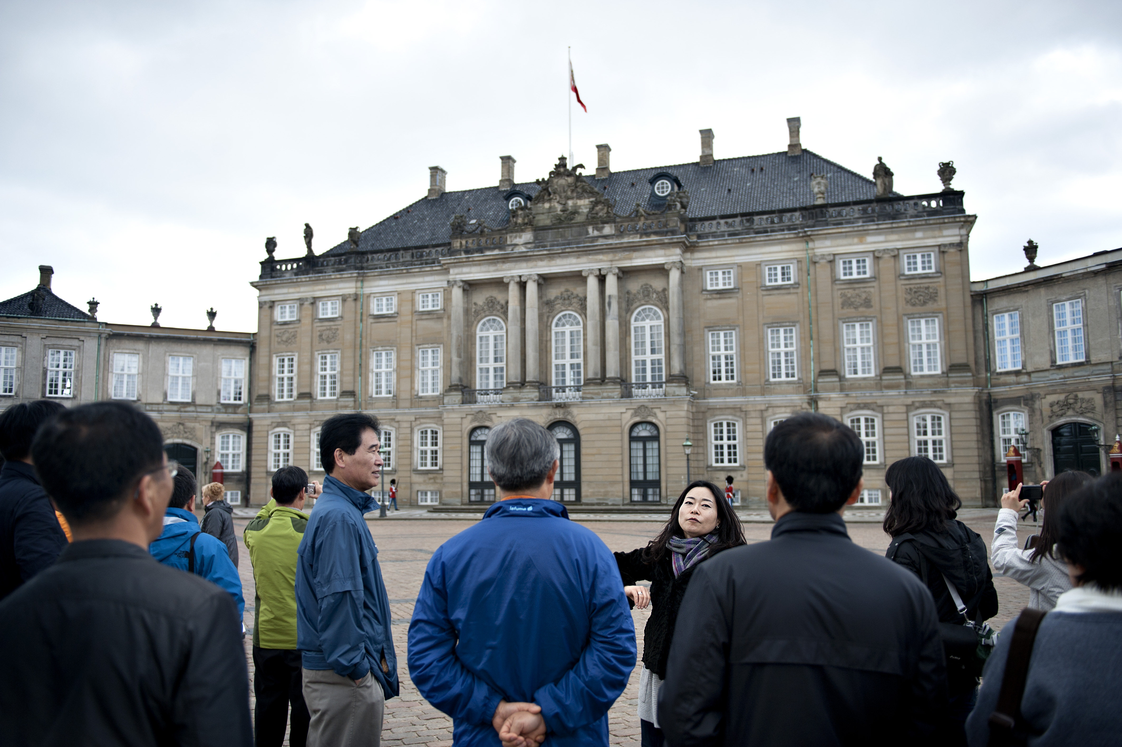 BILLEDER og GRAFIK Her er dronningens slotte | Indland | DR