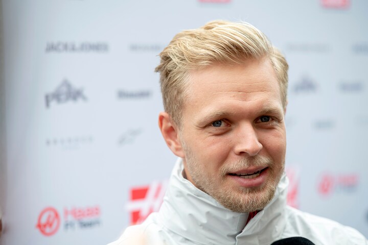 Magnussen tvunget til at tage foden af gassen | Formel 1 | DR