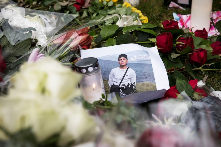 16-årige Servet blev dræbt foran sin hoveddør: Svensker dømt for at ...