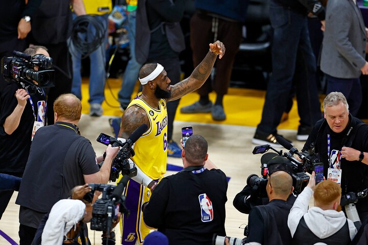 LeBron James slår NBA-rekord som mest scorende spiller nogensinde ...
