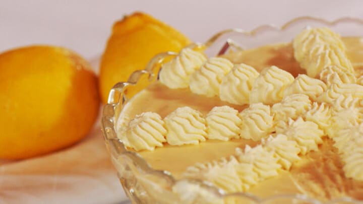 Klassisk Citronfromage - Få opskriften fra Brdr. Price | Opskrifter | DR