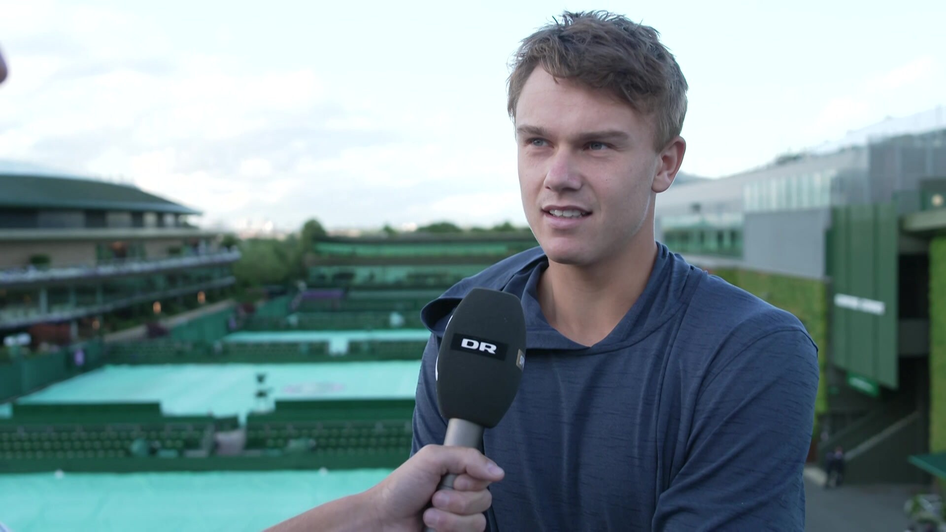 Holger Rune siger, at han 'bare skal hjernevaskes' efter exit | Wimbledon | DR