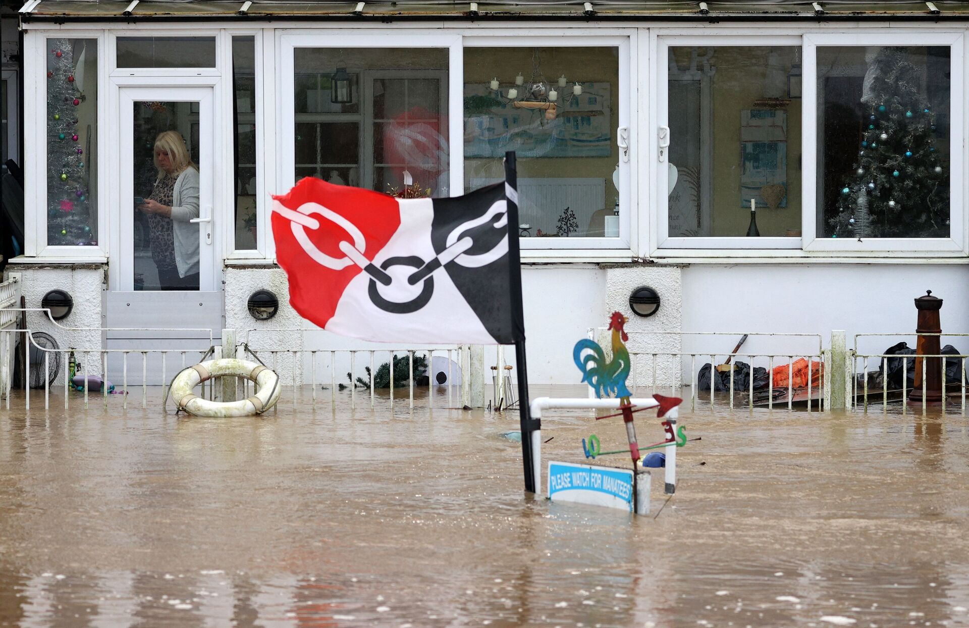 Store Oversvømmelser Efter Storm I England Og Wales | Nyheder | Dr