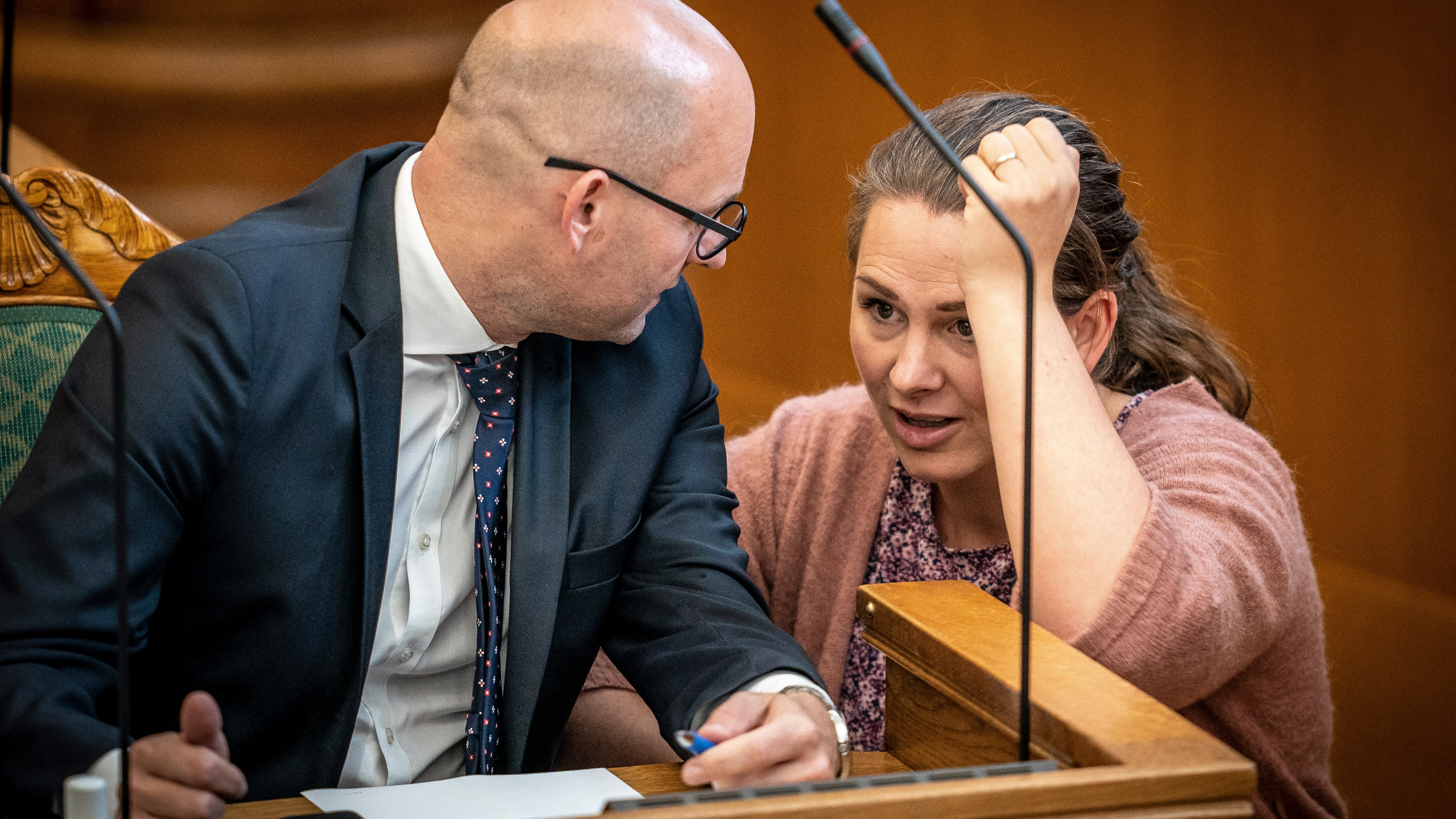 Mette Abildgaard ringede 112, da Pape faldt om: 'Det er enormt svært at ...